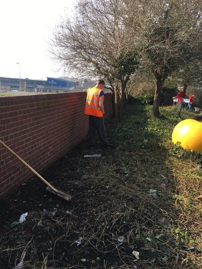 Community Payback Team make a great first impression at Barry Hospital ...